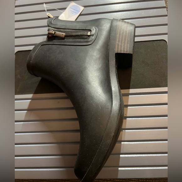 Lucky Brand | Shoes | New Lucky Brand Womens Rain Boots The Left Boot ...